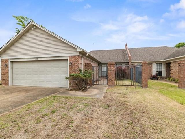 109 N Stonebridge Cv, West Memphis, AR 72301