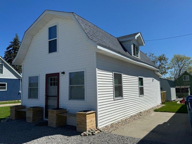 109 Norris St, Houghton Lake Heights, MI 48630