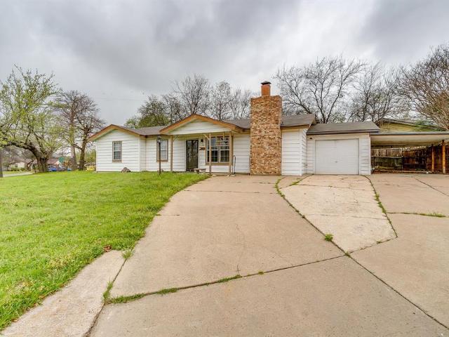 109 NE Cindy Ln, Burleson, TX 76028 | MLS #21205 | Compass