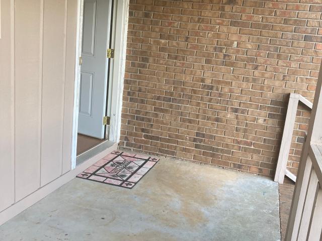 109 NE Trojan Circle NE