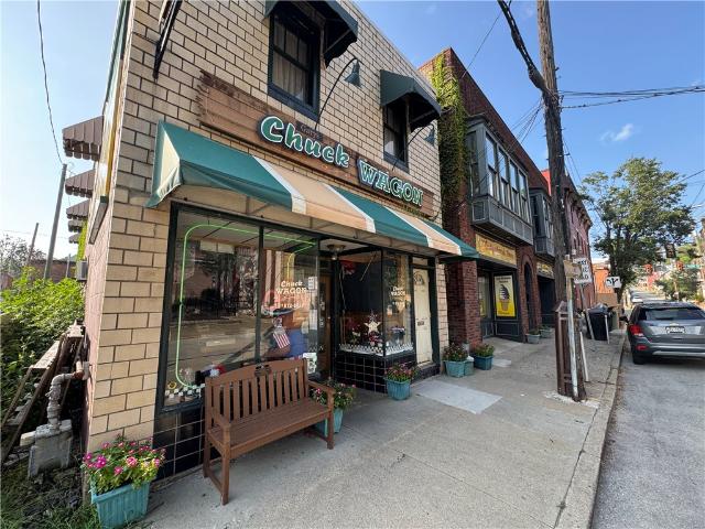 109 S 2nd St