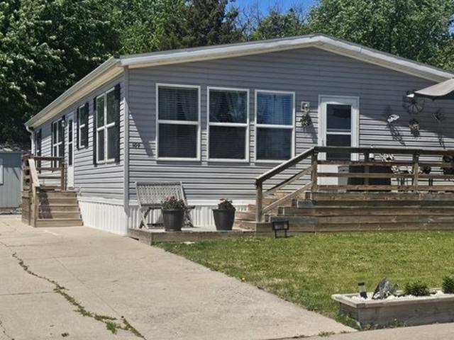 109 S Vine St, Wilton, IA 52778
