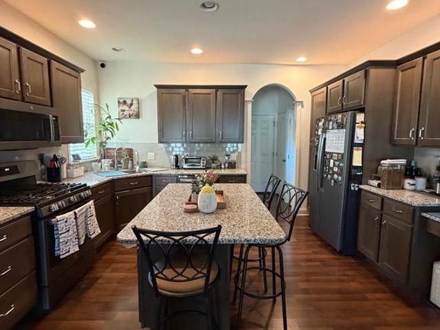 109 S Village Cir