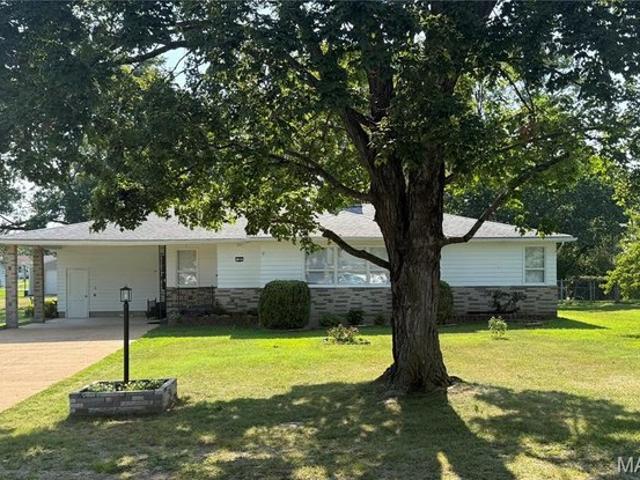 109 S Madison St, Desloge, MO 63601