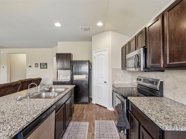109 San Bernard Trl, Hutto, TX 78634 | MLS #5249