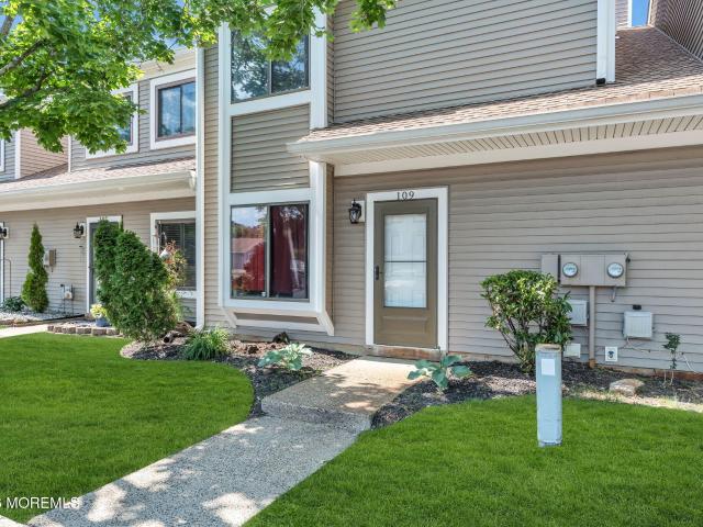 109 Sandra Place