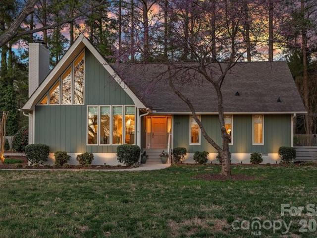 109 Sandy Shore Dr, Mooresville, NC 28117
