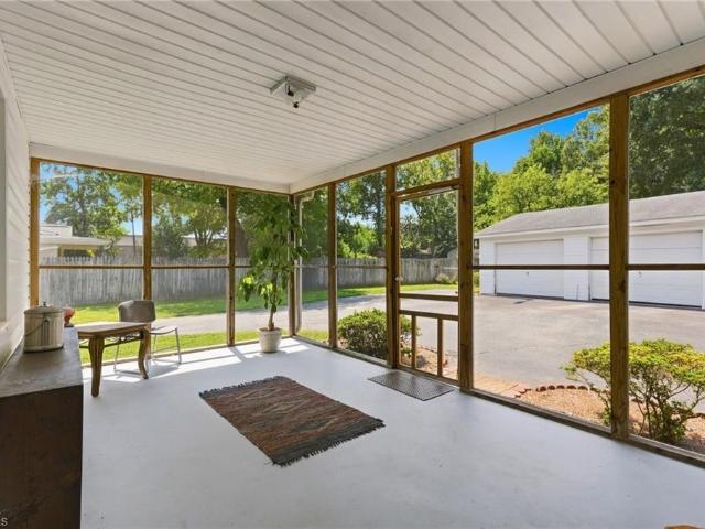 109 Sealy Drive