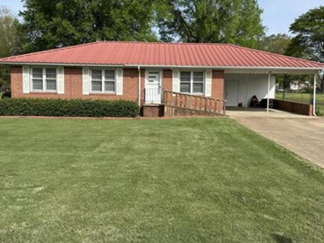 109 Patterson St, Golden, MS 38847