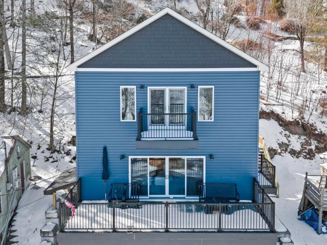 109 Paradise Road E