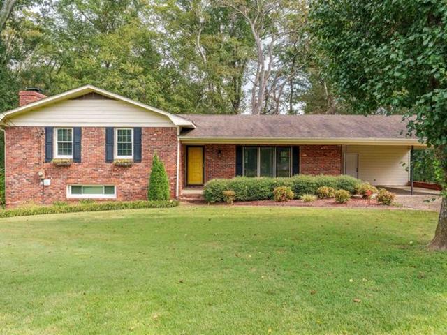 109 Park Terrace Ct, Sheffield, AL 35660