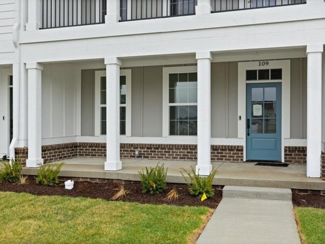 109 Parkerwood Ln, West Lafayette, IN 47906