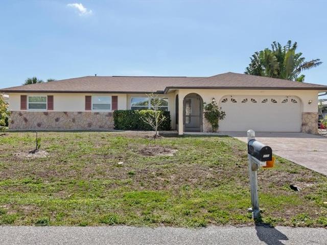 109 Peckham St SE, Port Charlotte, FL 33952