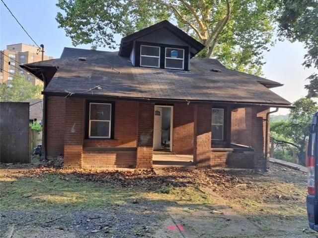 109 Phillips Pl, New Castle, PA 16101