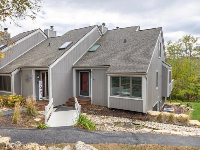 109 Plum Cove Dr, Galena, IL 61036