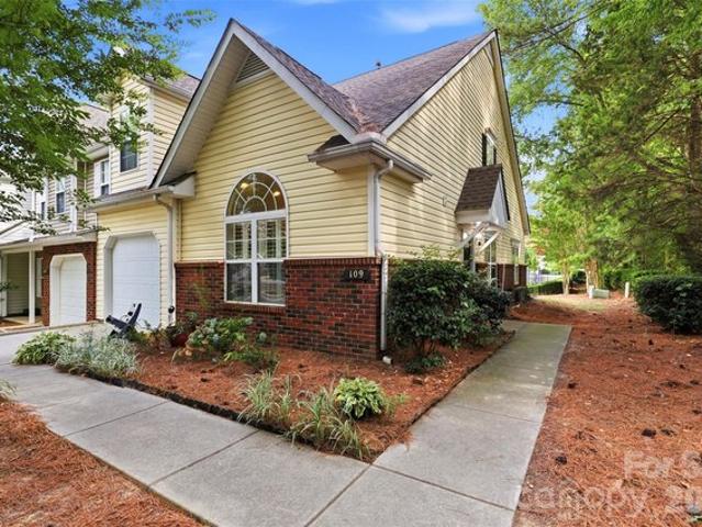 109 Prescott St, Matthews, NC 28104