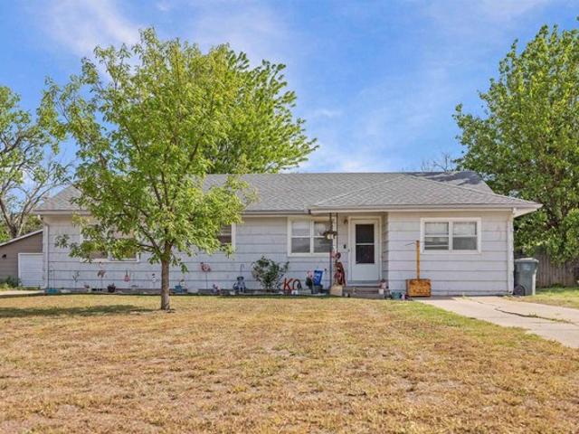 109 Robert St, Hutchinson, KS 67502