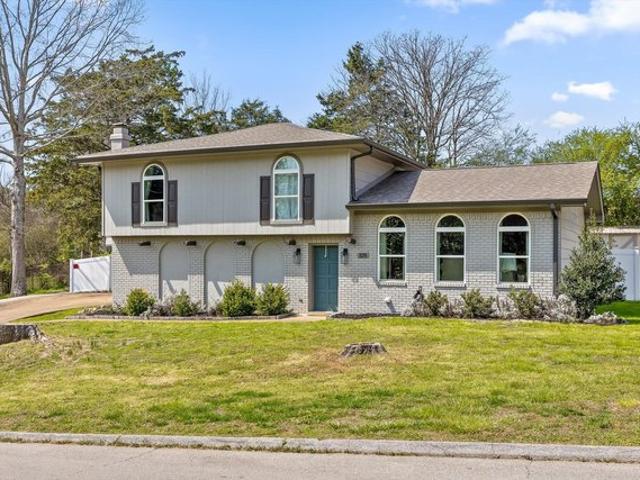 109 Rolling Ridge Dr, Chattanooga, TN 37421