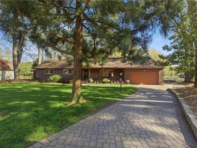 109 Rebecca DR