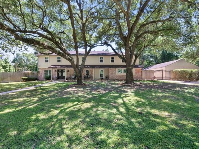 109 Riverbrook Dr, Conroe, TX 77385