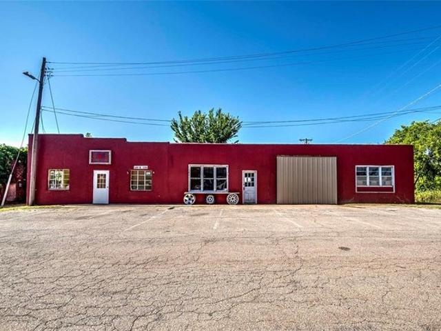 109 W 11th St, Chandler, OK 74834