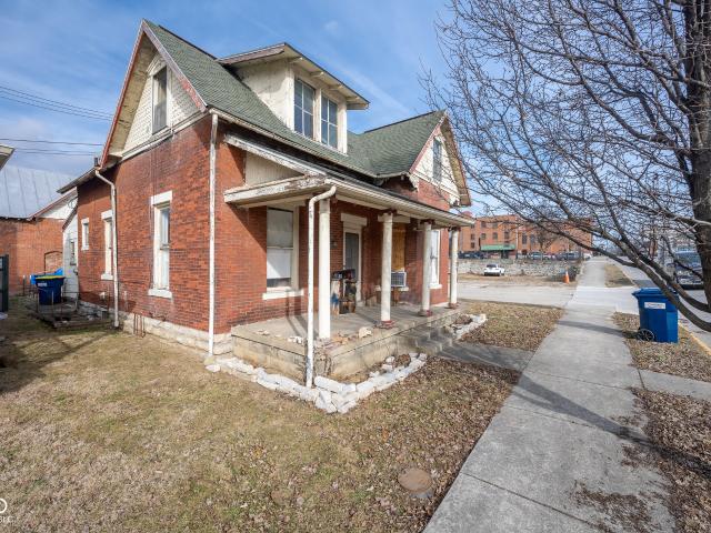 109 W Walnut Street