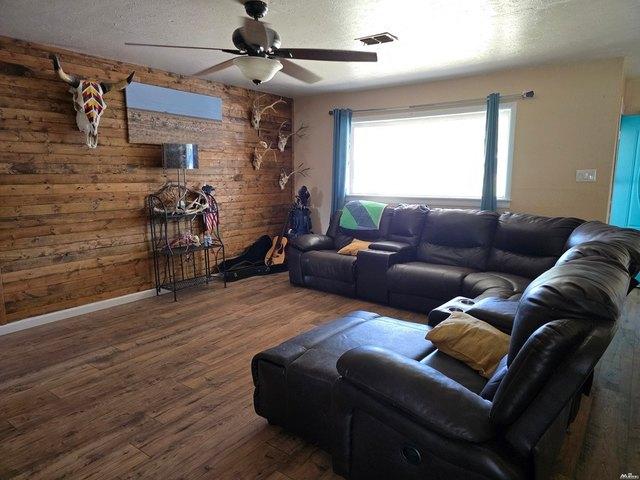 109 W Yucca Ave, Clovis, NM 88101