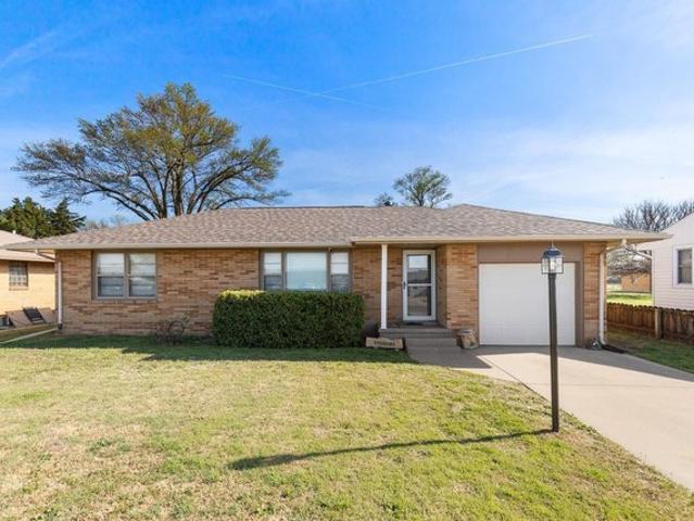 109 W Avenue D, South Hutchinson, KS 67505