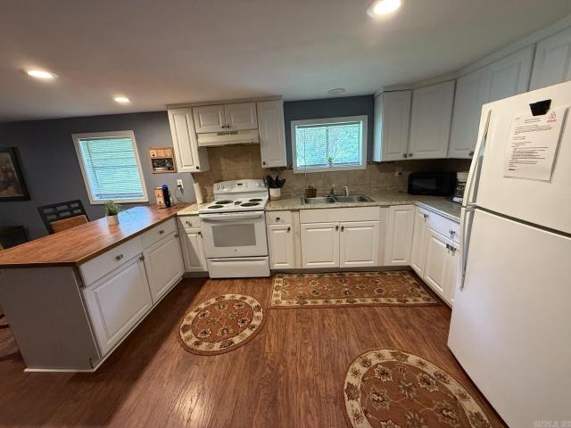 109 W Elm St