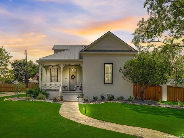 109 W Evergreen St, Boerne, TX 78006 | MLS #1949 | Compass
