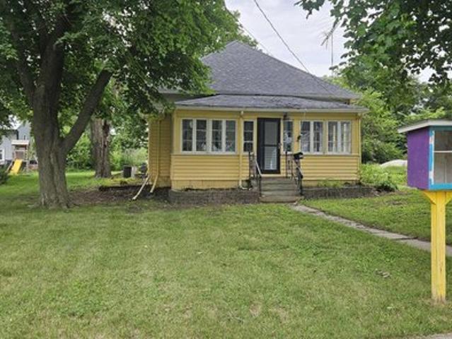 109 W Garfield St, Osceola, IA 50213