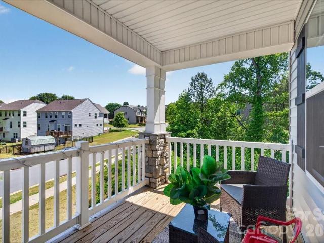 109 W Heart Pine Lane