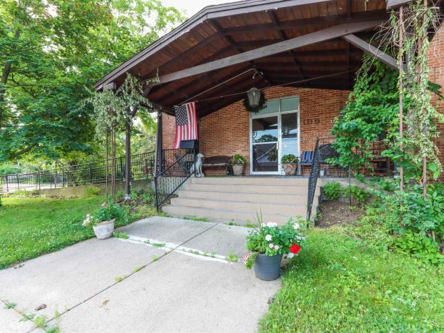 109 W LAKE Street