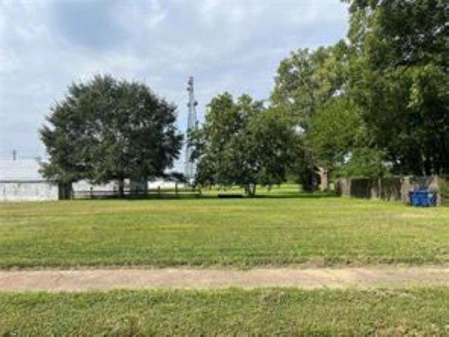 109 W Main St, Eagle Lake, TX 77434