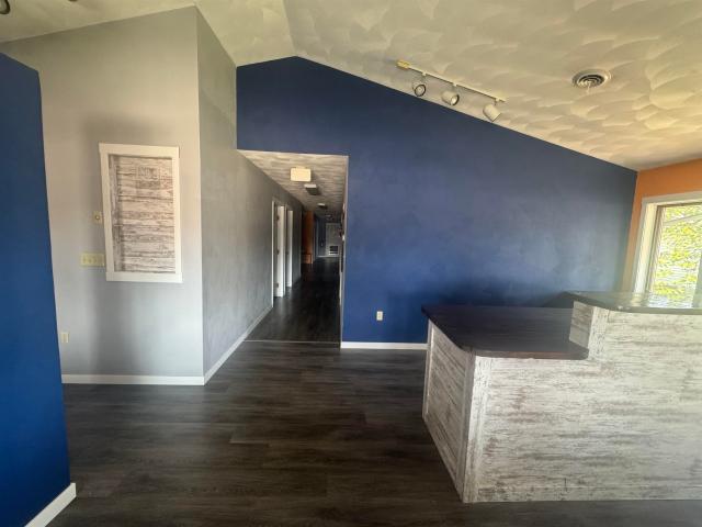 109 W Oak Street