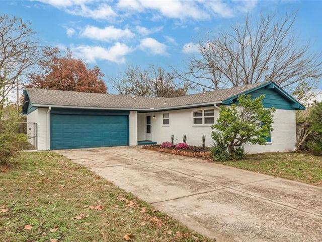 109 W Shadywood Dr, Midwest City, OK 73110