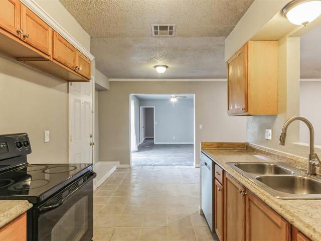 109 W Shadywood Drive