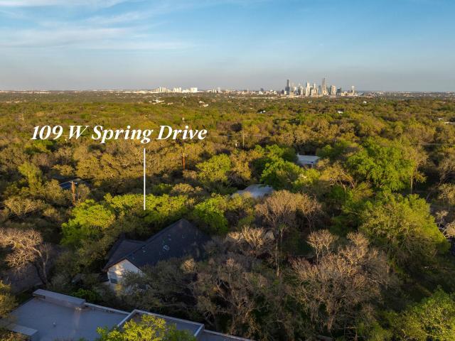109 W Spring Dr