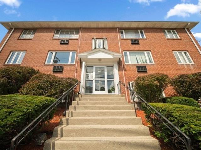 109 Warren St Apt 3, Watertown, MA 02472