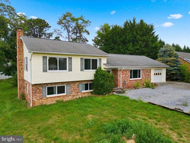 109 Wythe Ave, Stephens City, VA 22655