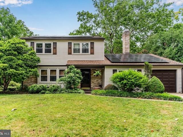 109 Yellow Breeches Dr, Camp Hill, PA 17011