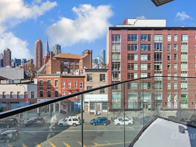 10 64 Jackson Avenue, Unit 4B