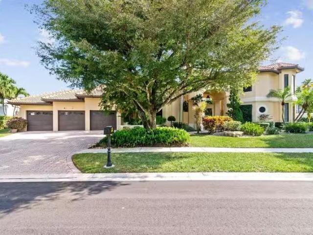 $10,000 5 Bedroom 4.5 Bathroom House In Boca Raton 21384 Gr.