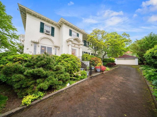 10 08 Shore Road | Compass