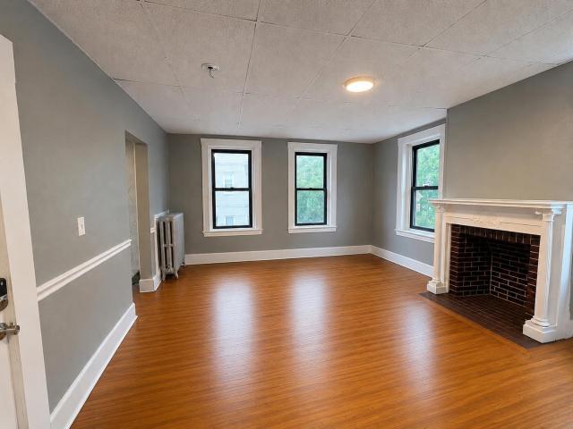 10 12 Vernon Street # 301