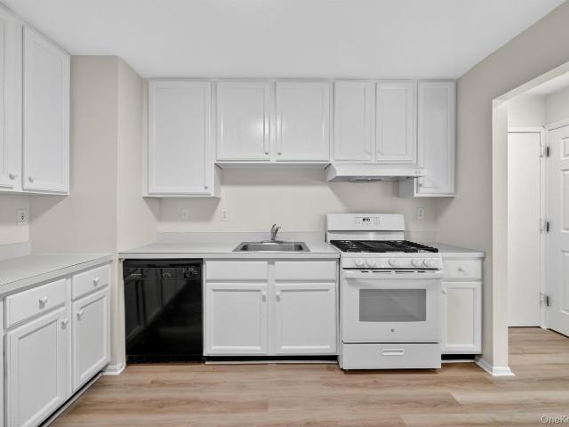10 12 Chestnut Street A202