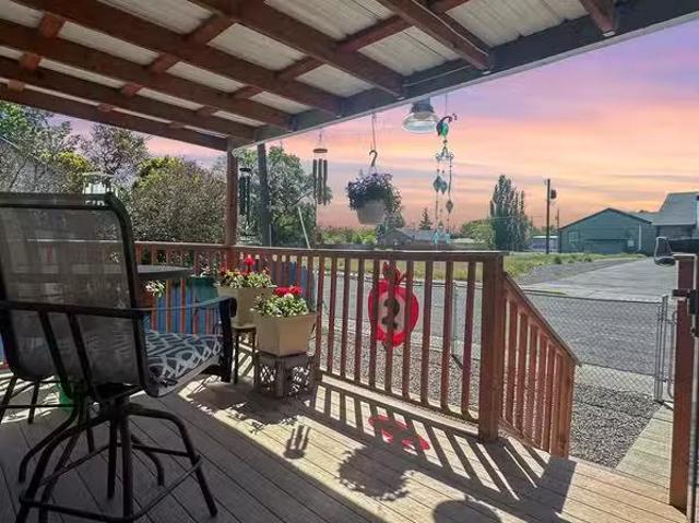 10 3rd Ave SE, Soap Lake, WA 98851 MLS 2235348