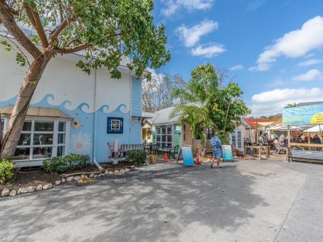 10 Tampa Pl, Unit 303, Marco Island, FL 34145 | MLS #223074