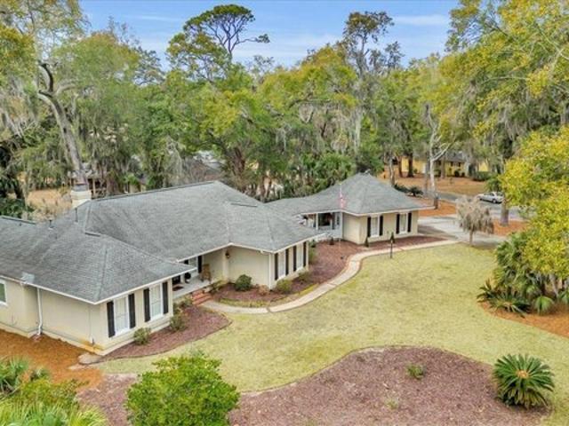 10 Tangletree Ln, Savannah, GA 31411