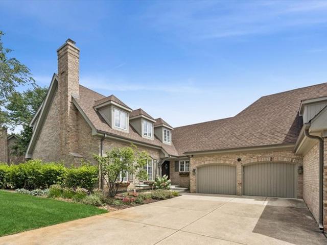 10 Tartan Ridge Rd, Burr Ridge, IL 60527